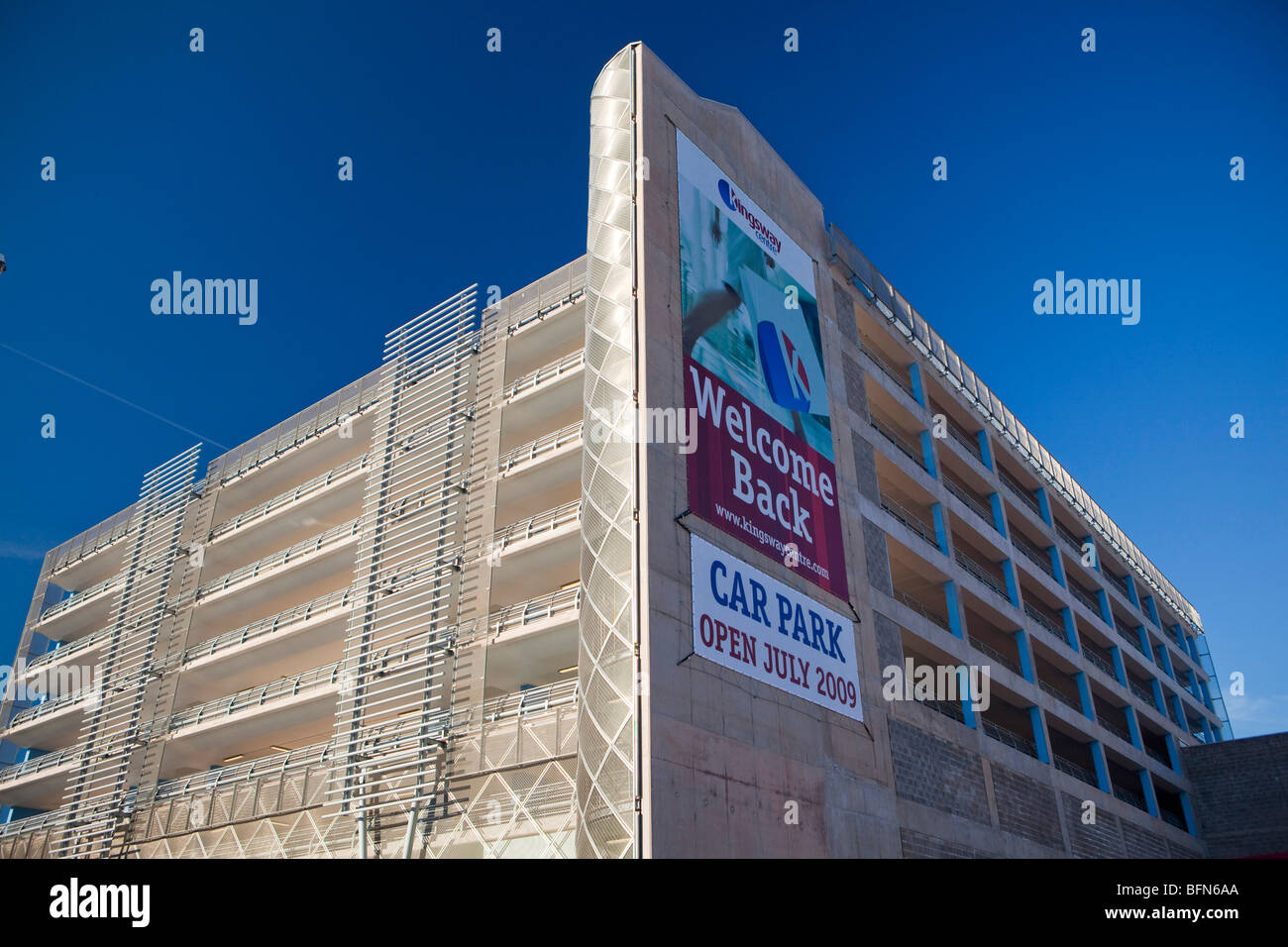 Newport retail park hi-res stock photography and images - Alamy