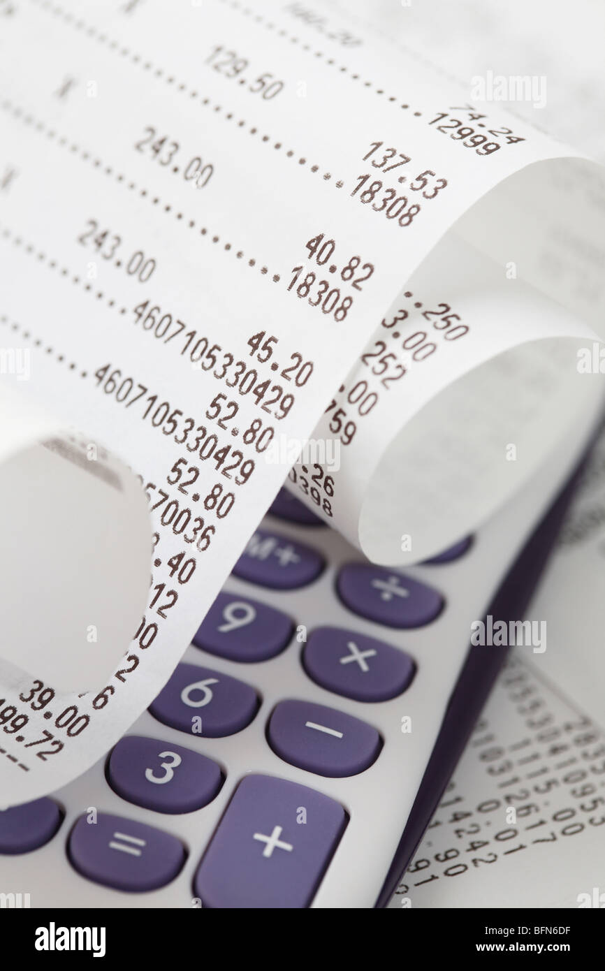 Calculator receipt hi-res stock photography and images - Alamy