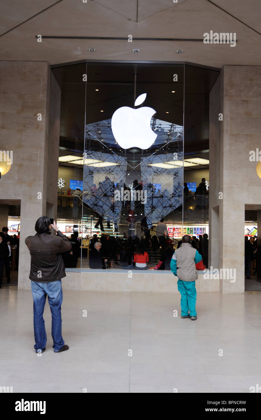 Apple Store in Louvre Museum,Paris France Stock Photo - Alamy
