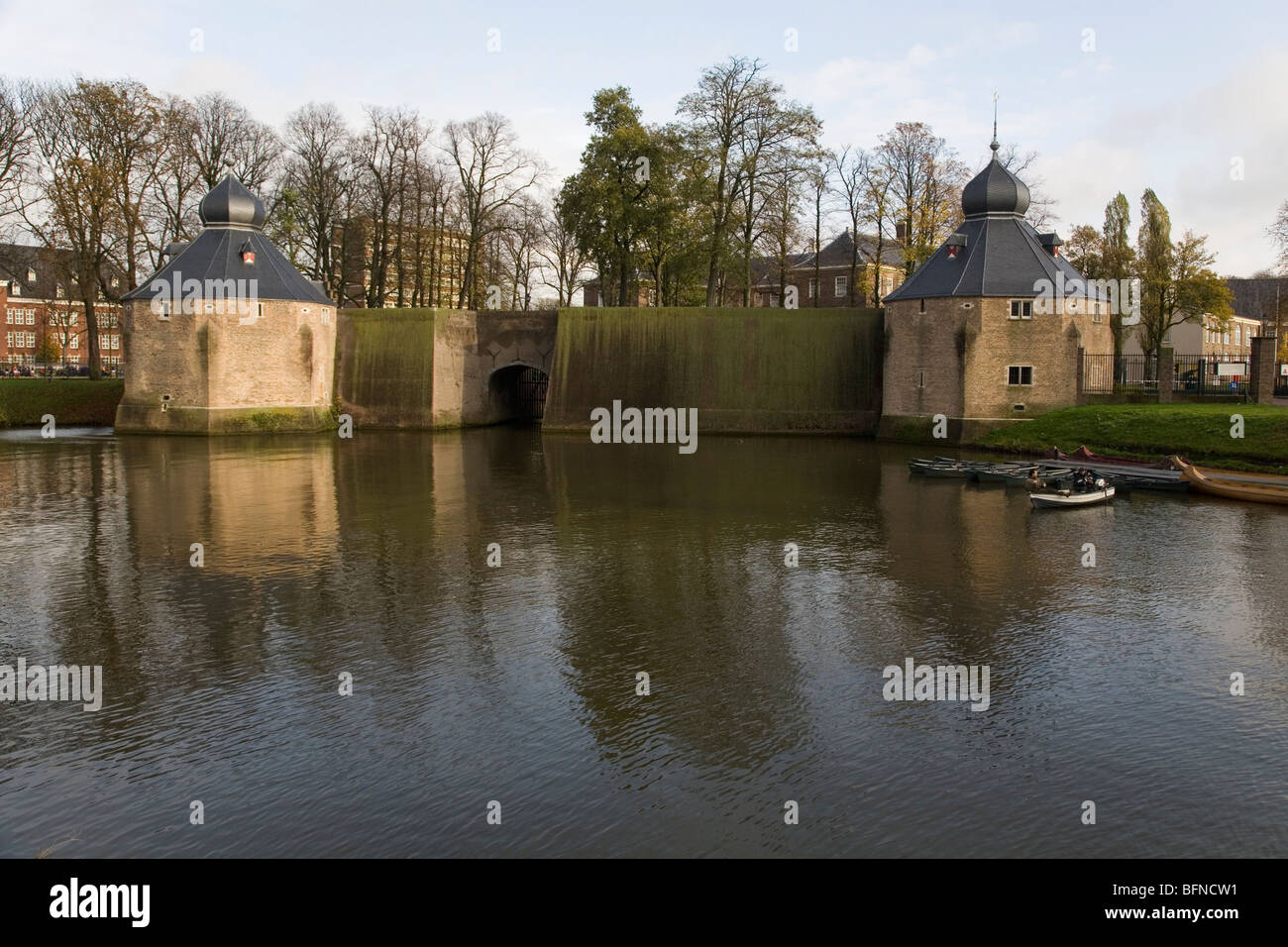 Breda Castle's Spanjaardsgat. The water protected gate at Kasteel van ...