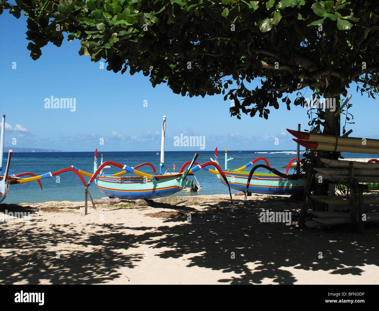 Traditional boat Prahu, fishing boats on the Sanur beach, Bali ...