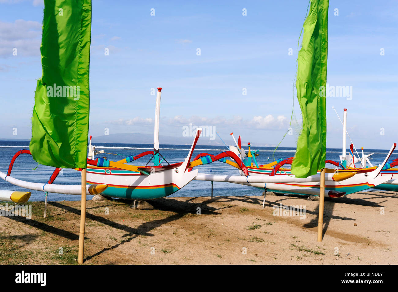 Traditional boat Prahu, fishing boats on the Sanur beach, Bali ...