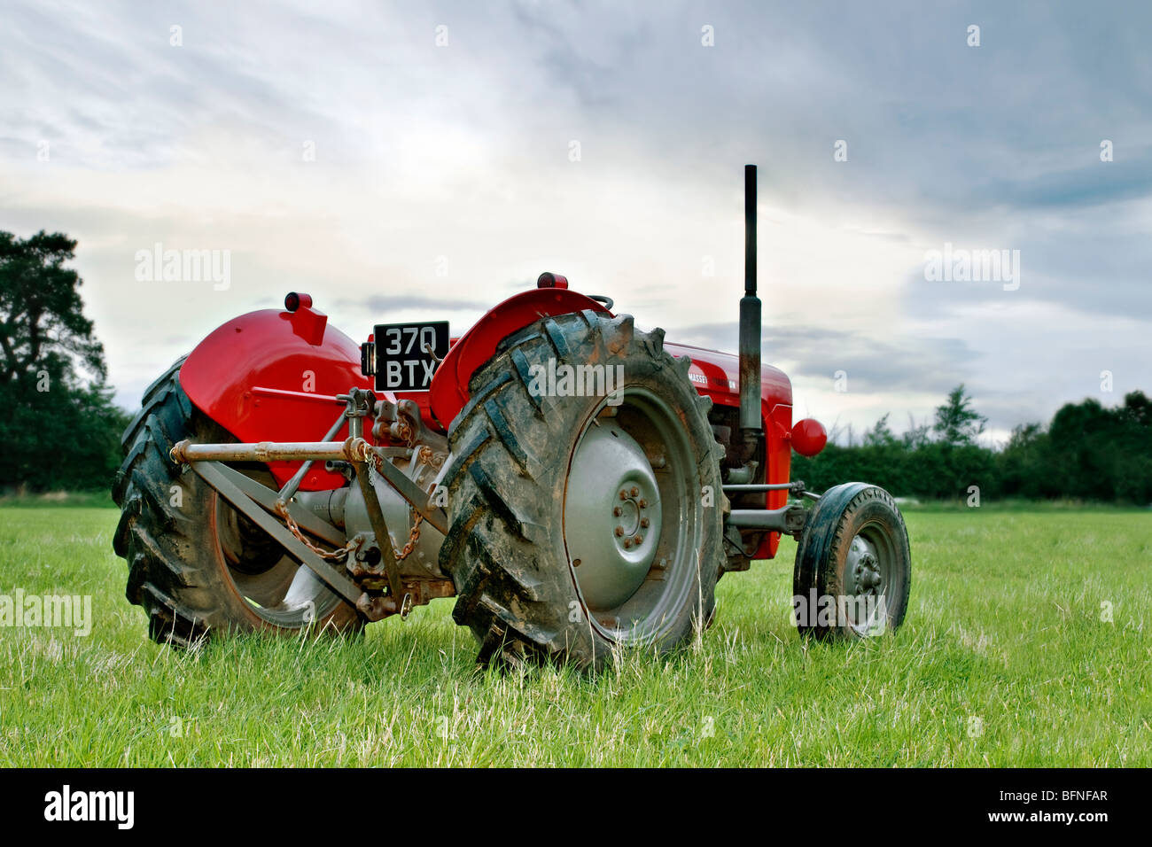 Massey ferguson 35 tractor hi-res stock photography and images - Alamy