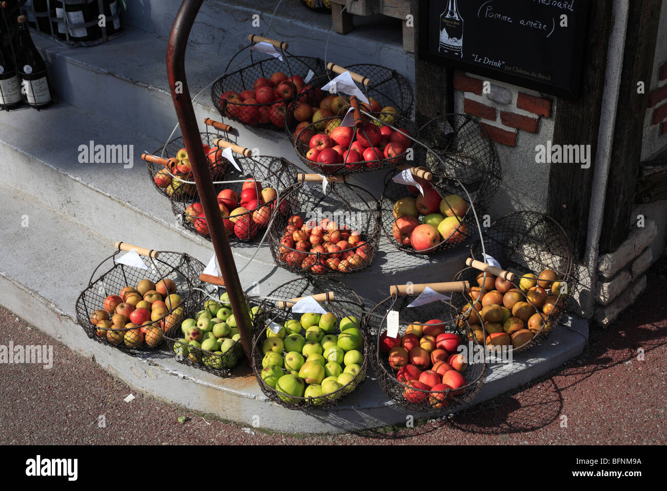 Normandy france apples hi-res stock photography and images - Alamy