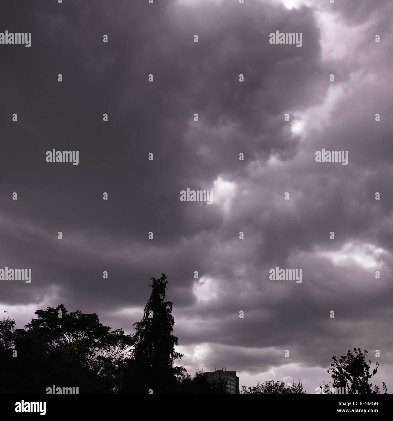 Grey storm clouds hi-res stock photography and images - Alamy