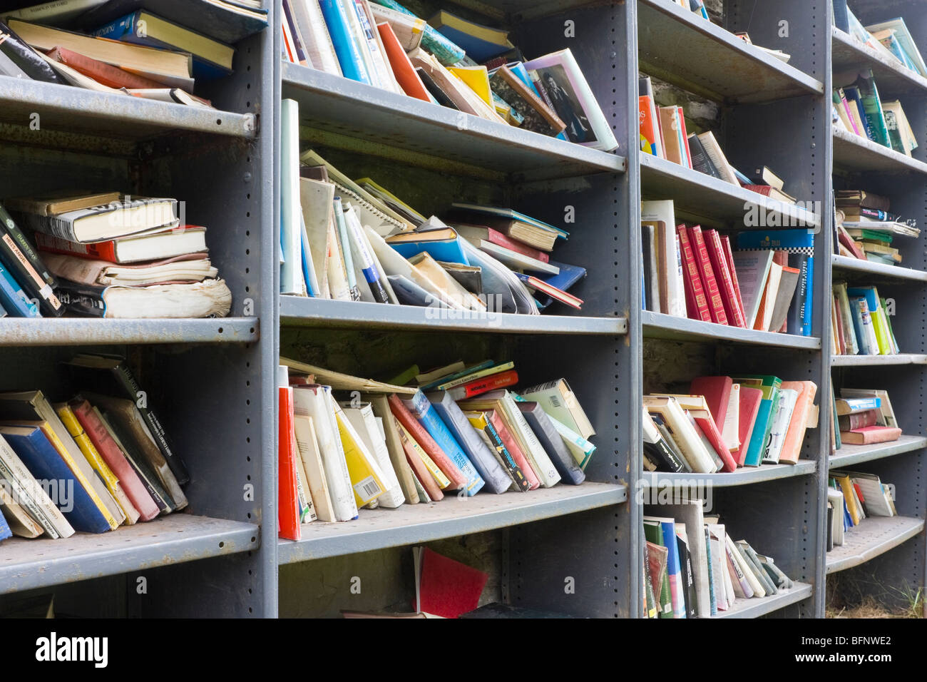 Messy neglected bookshelves hi-res stock photography and images - Alamy