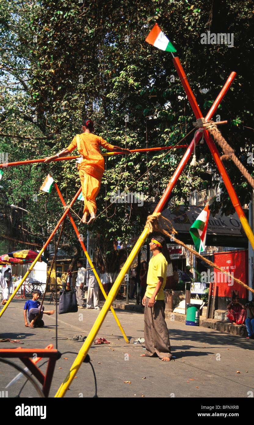 Two men walking on the tightrope hi-res stock photography and images ...