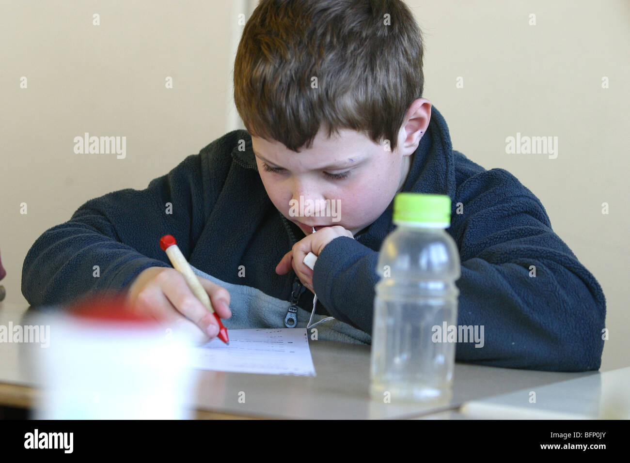 9 year boy school classroom hi-res stock photography and images - Alamy