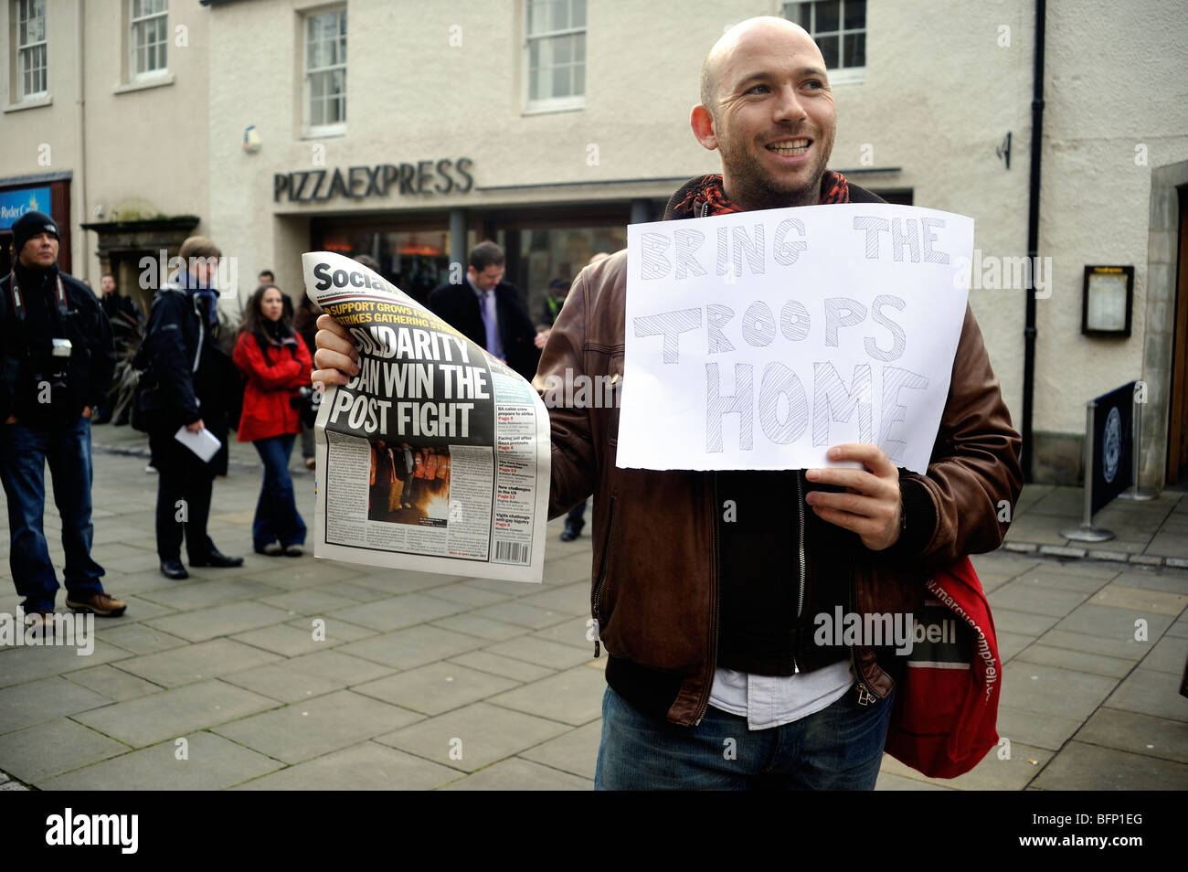 Newspaper placard hi-res stock photography and images - Alamy