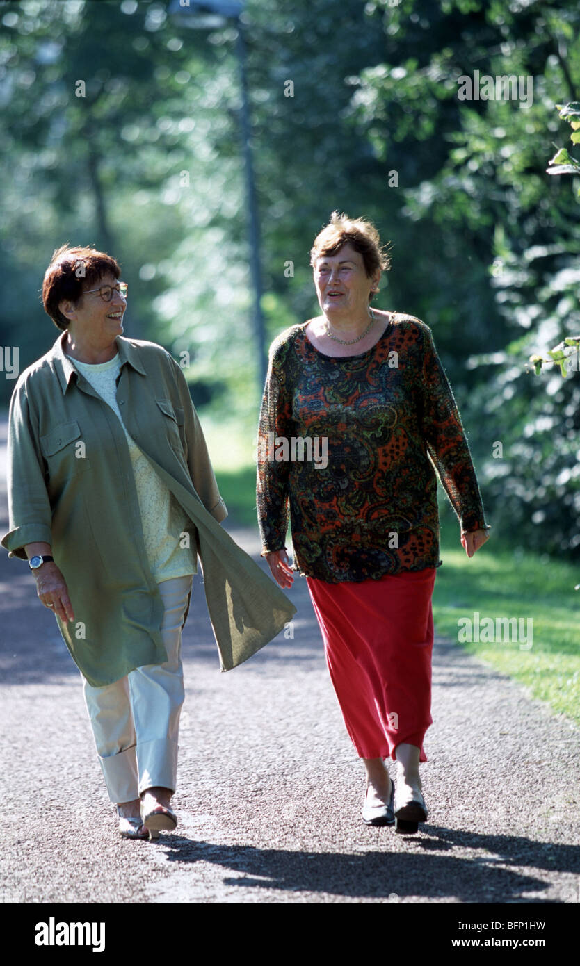 Old ladies in park hi-res stock photography and images - Alamy