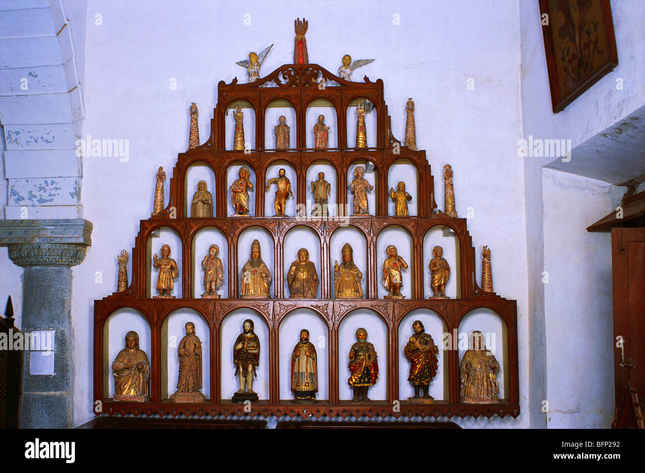 Niches for Saints ; Patriarchal Seminary of Rachol ; Rare sculptures ...