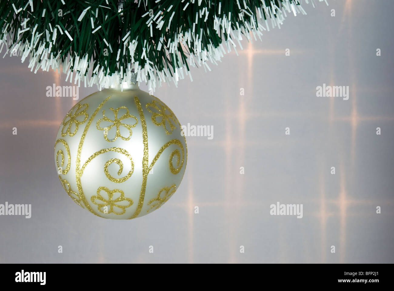 Gold chain detail hi-res stock photography and images - Alamy