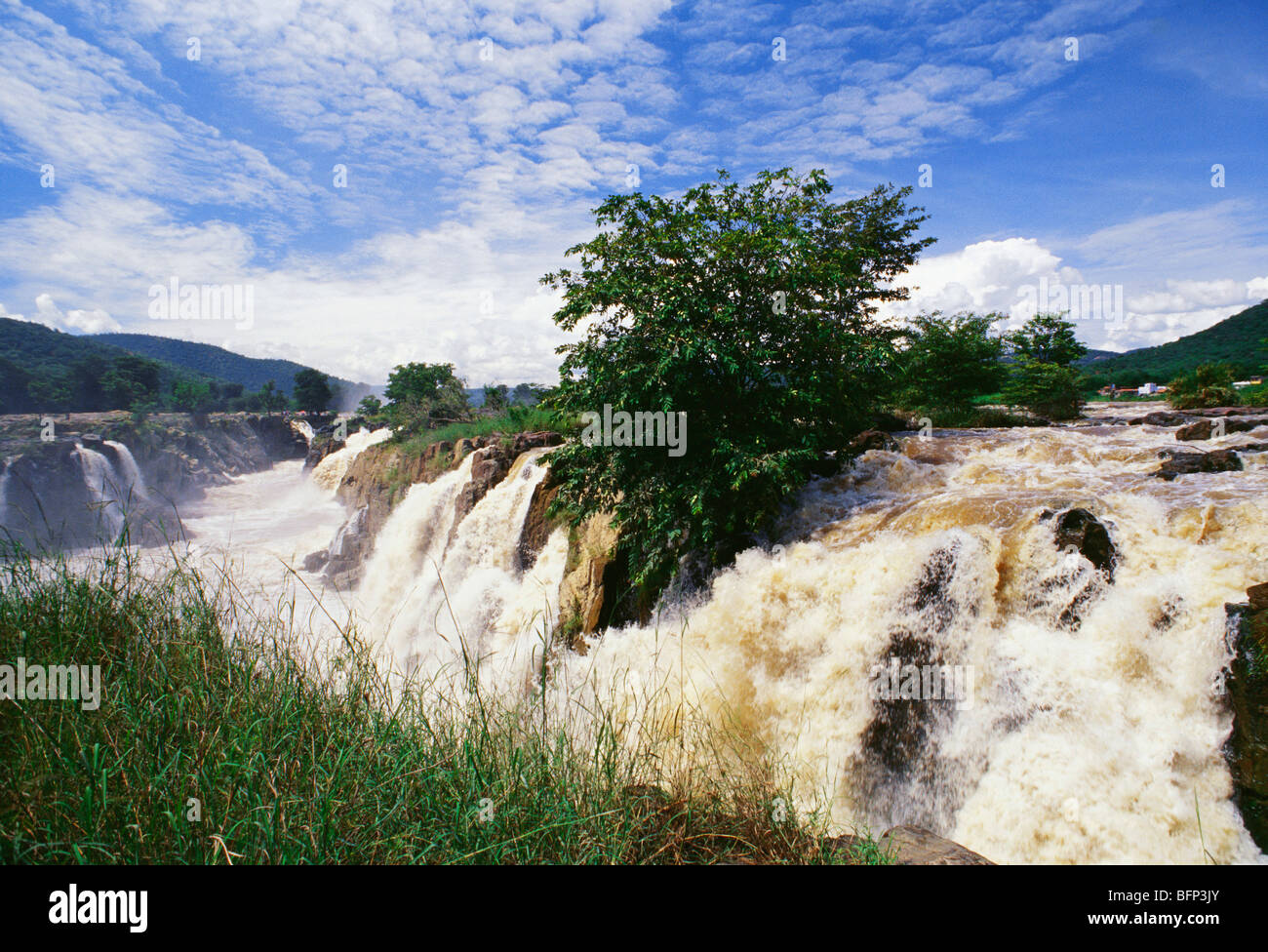 Hogenakkal Falls ; Cauvery river ; Kaveri river ; Dharmapuri ; Tamil ...
