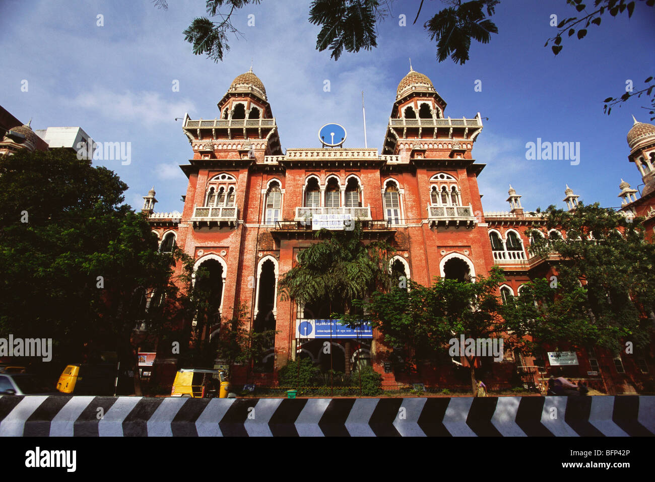 MAA 65752 : State bank of India ; Indo Saracenic style heritage ...