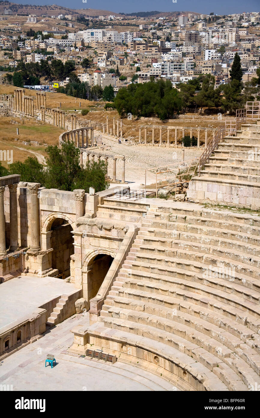 Ancient roman road in jerash hi-res stock photography and images - Alamy