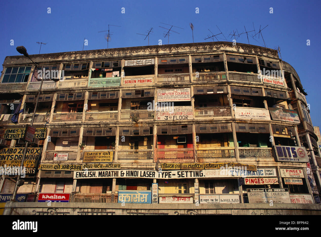 Chawl High Rise Building Mumbai Stock Photos & Chawl High Rise Building ...