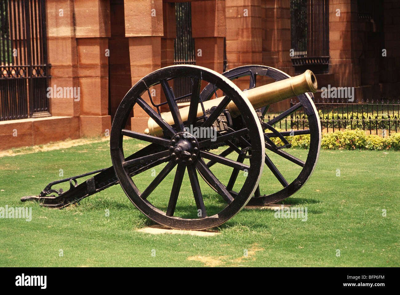 Cannon ; Rashtrapati Bhavan ; Delhi ; India ; asia Stock Photo - Alamy