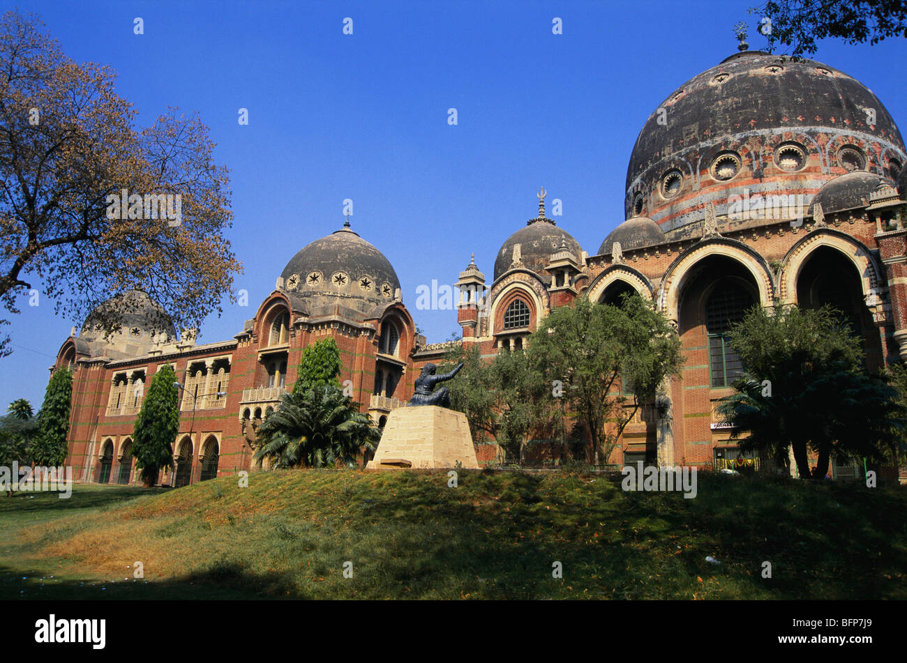 Baroda College ; The Maharaja Sayajirao University of Baroda ; Vadodara ...