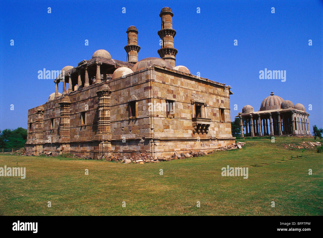 Kevada Mosque ; Kewda Masjid ; Kevda Mosque ; Champaner Pavagadh ...