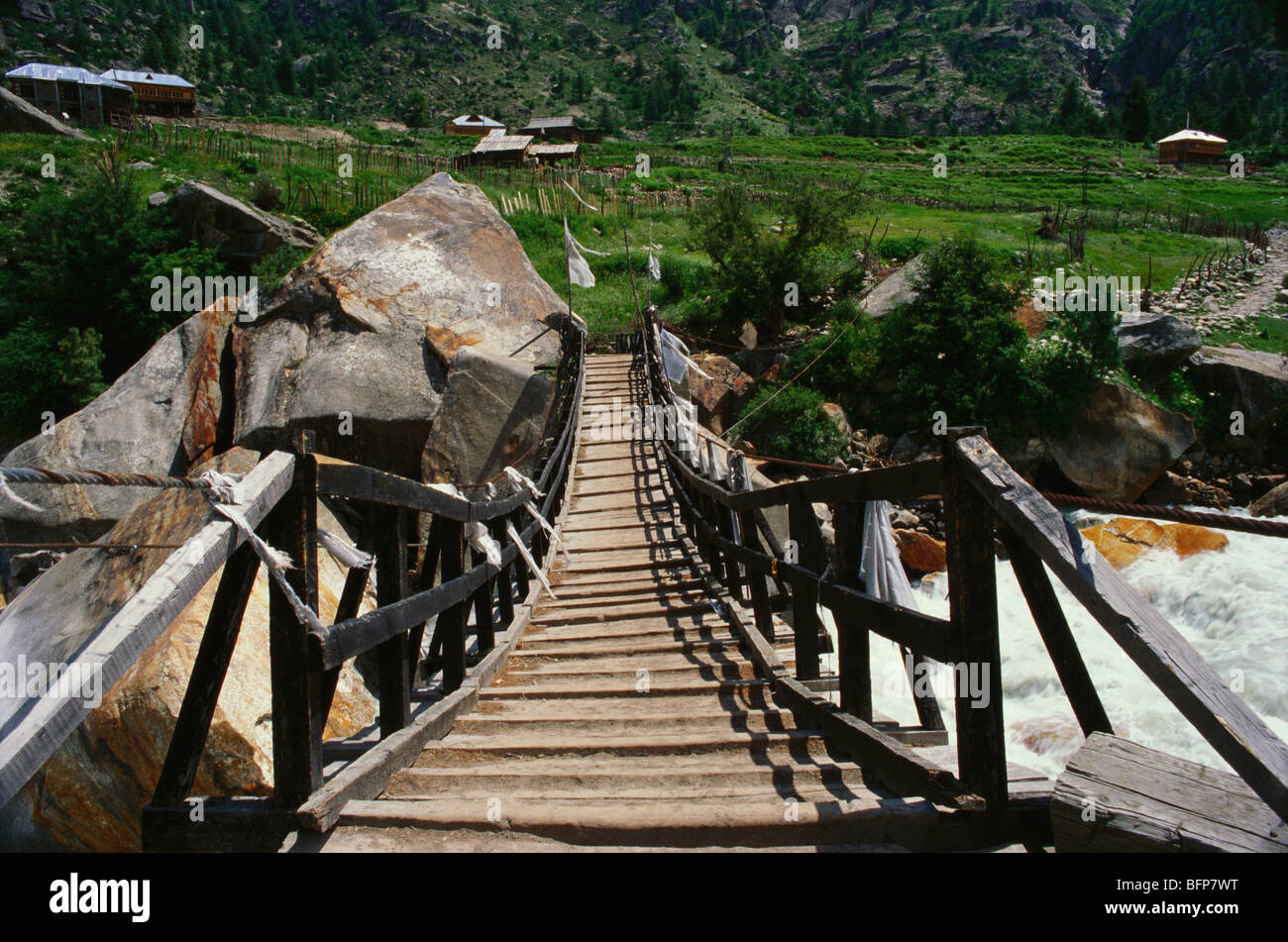 UGA 64888 : Bridge ; Raksham ; Sangla ; Kinnaur ; Himachal Pradesh ...