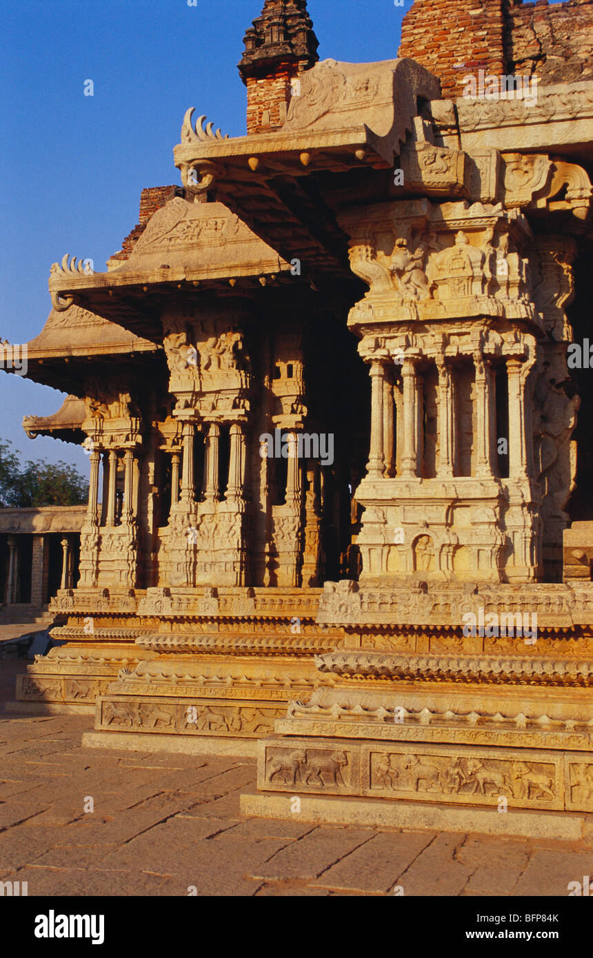 Musical pillars ; Vittala Temple ; Vijaya Vitthala Temple ...