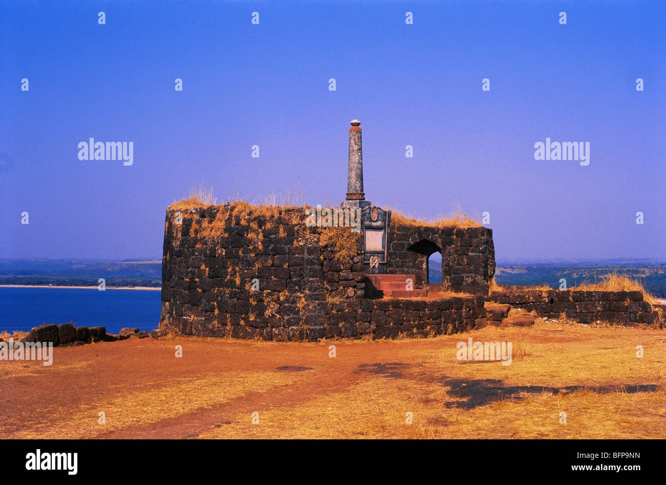 NMK 65254 : Stambha ; Ratnadurg ; Ratnagiri fort ; Maharashtra ; India Stock Photo - Alamy