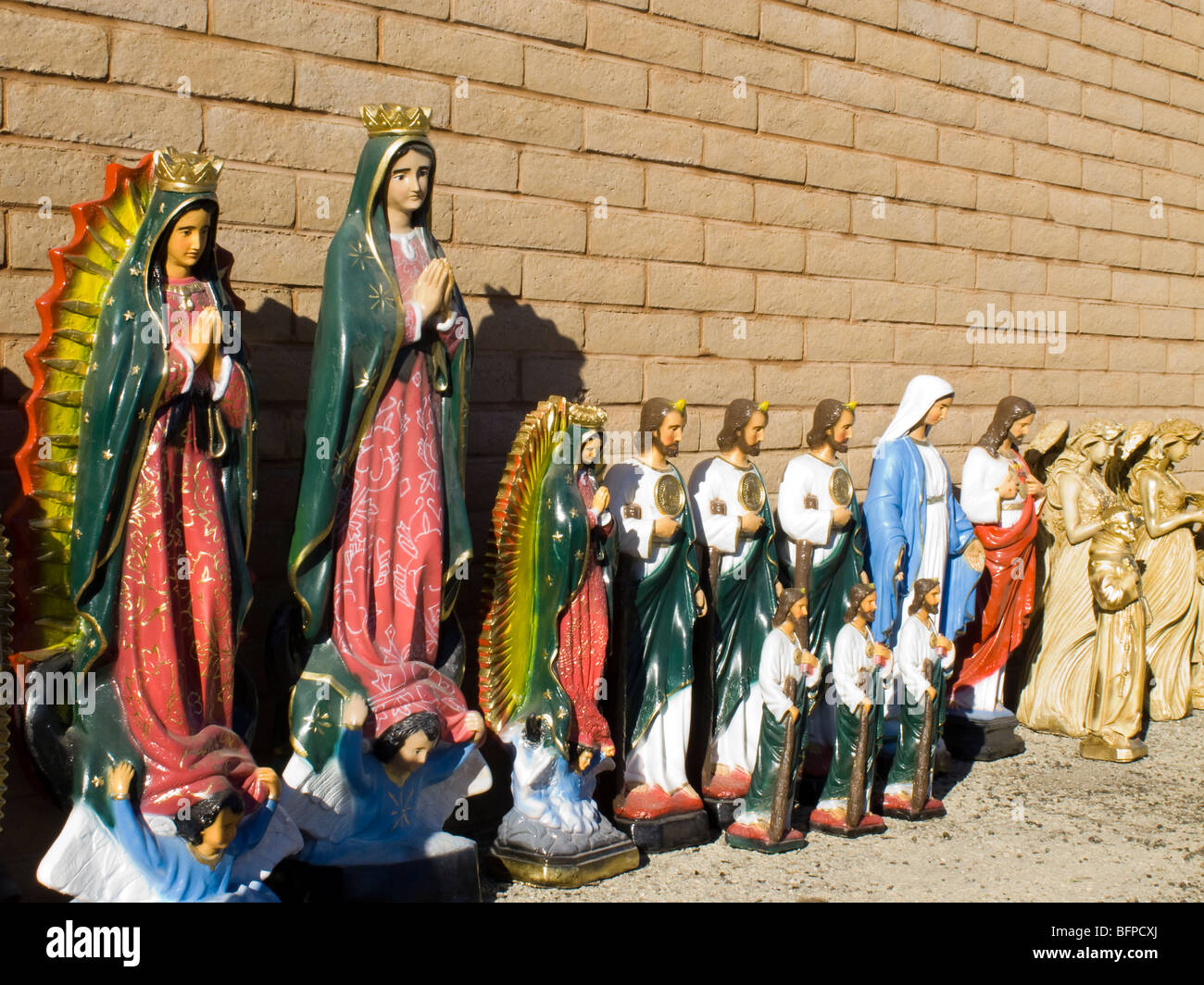 Religious sculptures hi-res stock photography and images - Alamy