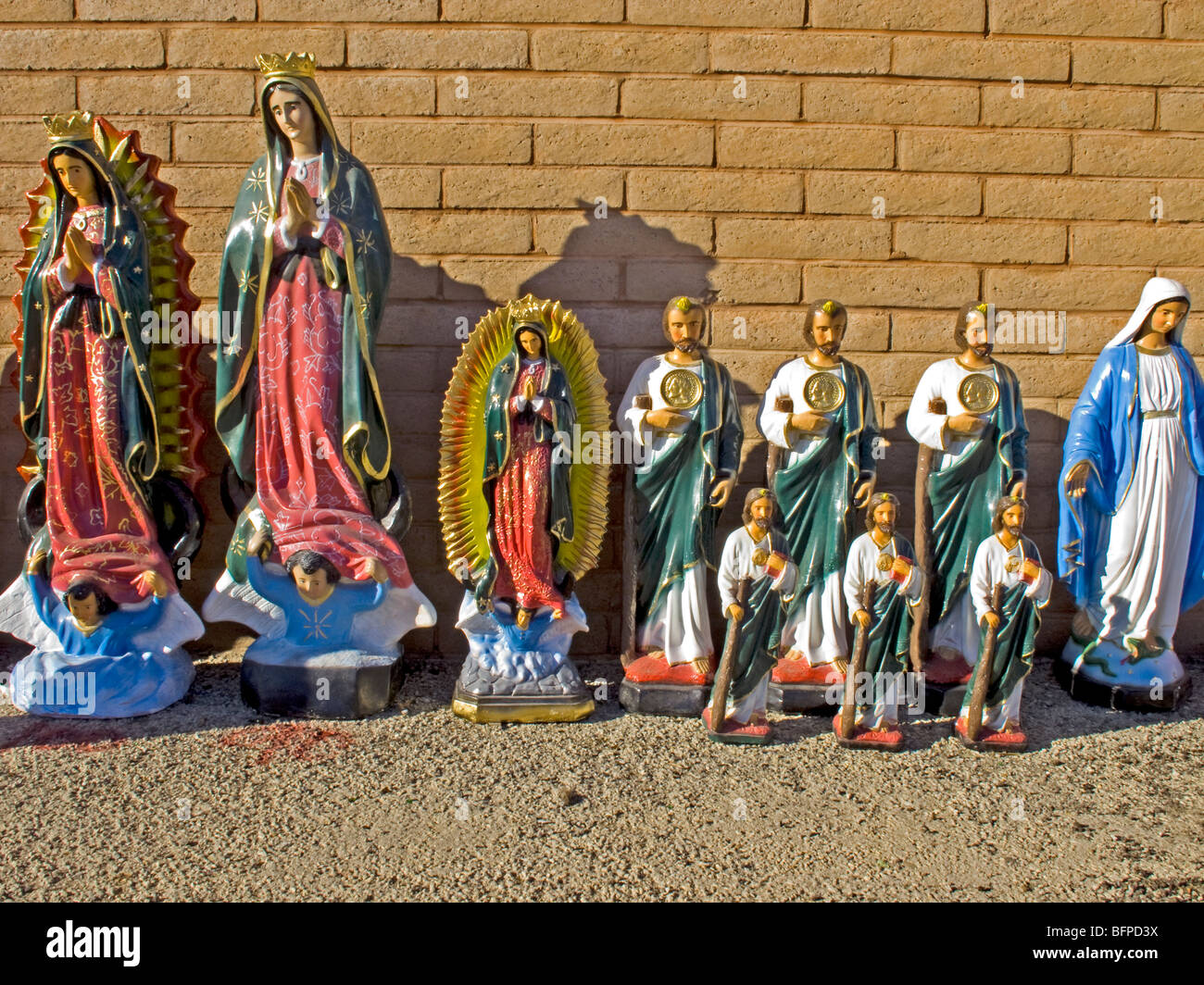 Religious sculptures hi-res stock photography and images - Alamy