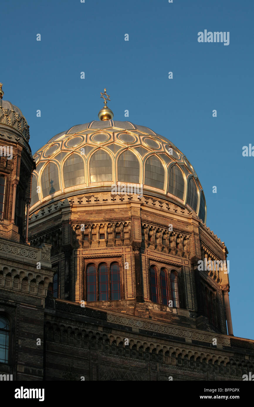 Neue synagogue berlin germany hi-res stock photography and images - Alamy