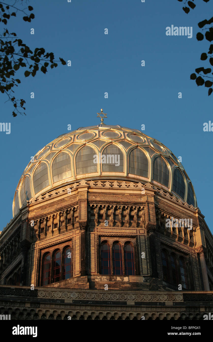 The Dome of The New Synagogue Neue Synagogue Oranienburger Strasse ...