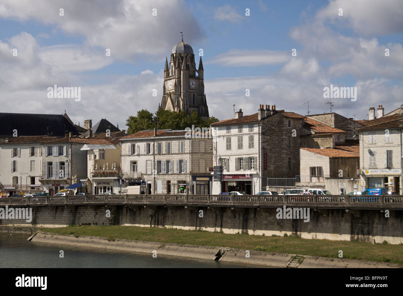 Saintes france hi-res stock photography and images - Alamy