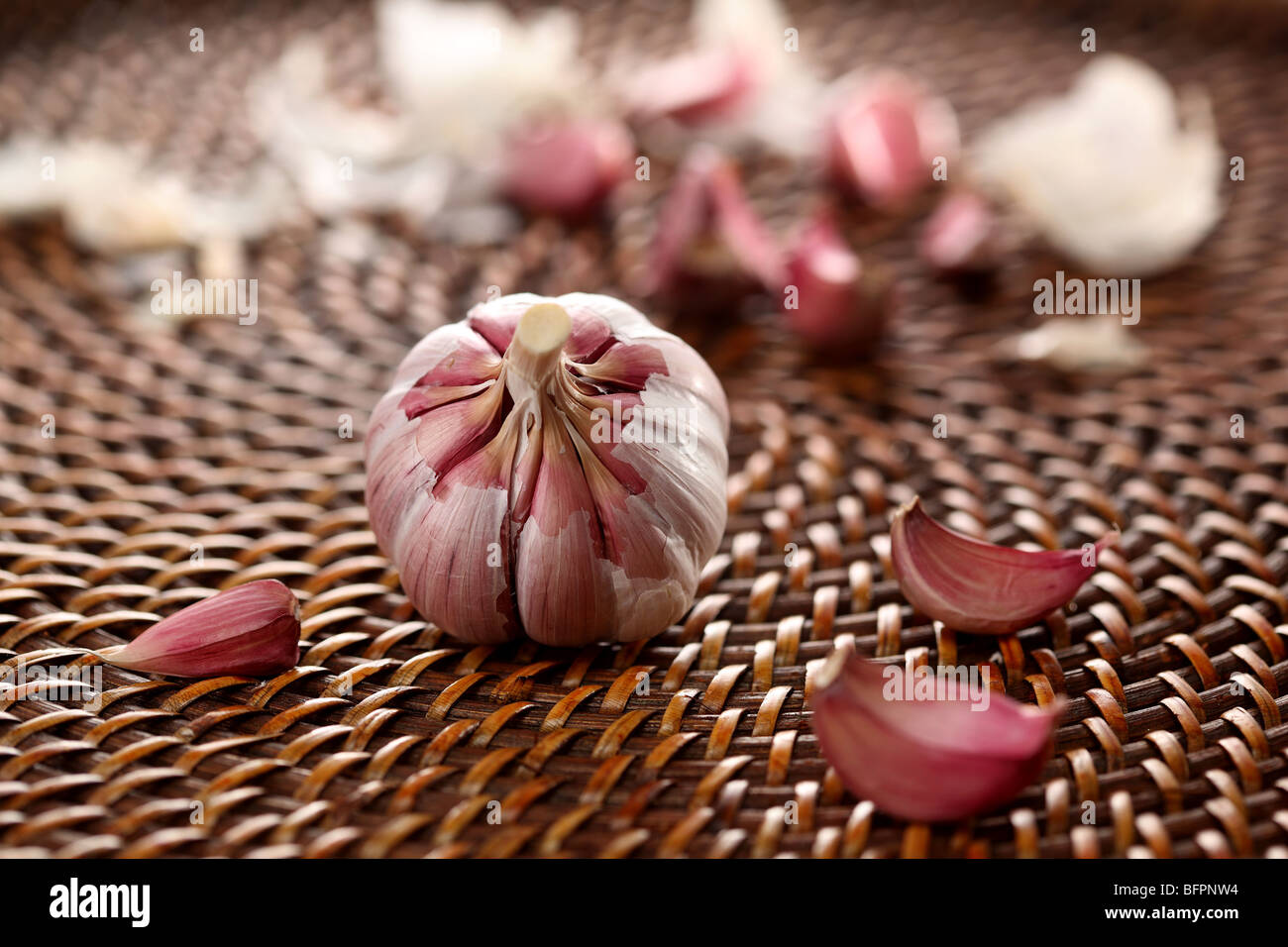 garlic cloves veggie spicy spices nourish nourished nourishing ...