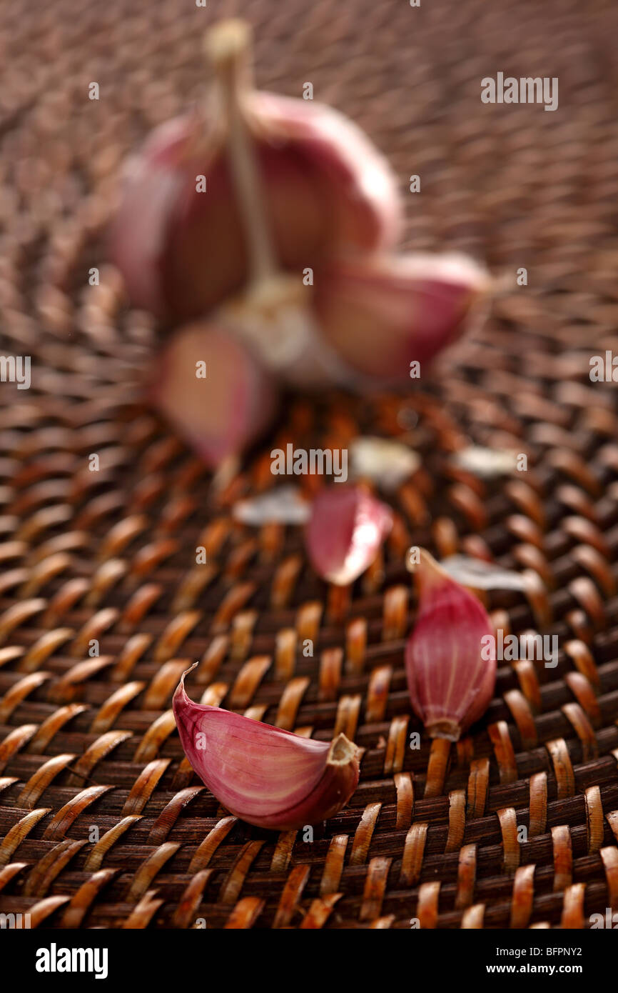 garlic cloves veggie spicy spices nourish nourished nourishing ...