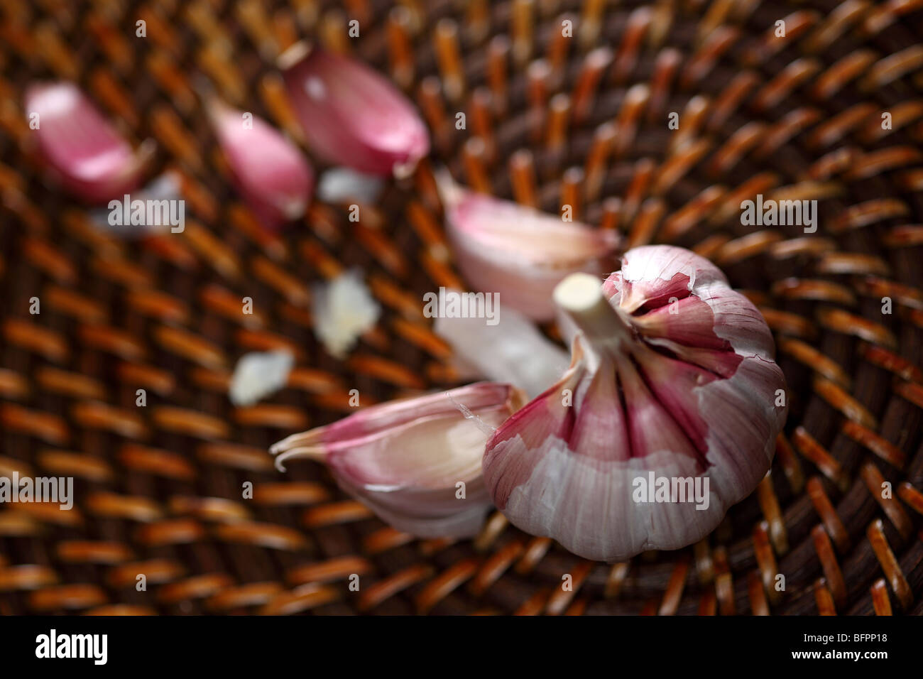 garlic cloves veggie spicy spices nourish nourished nourishing ...