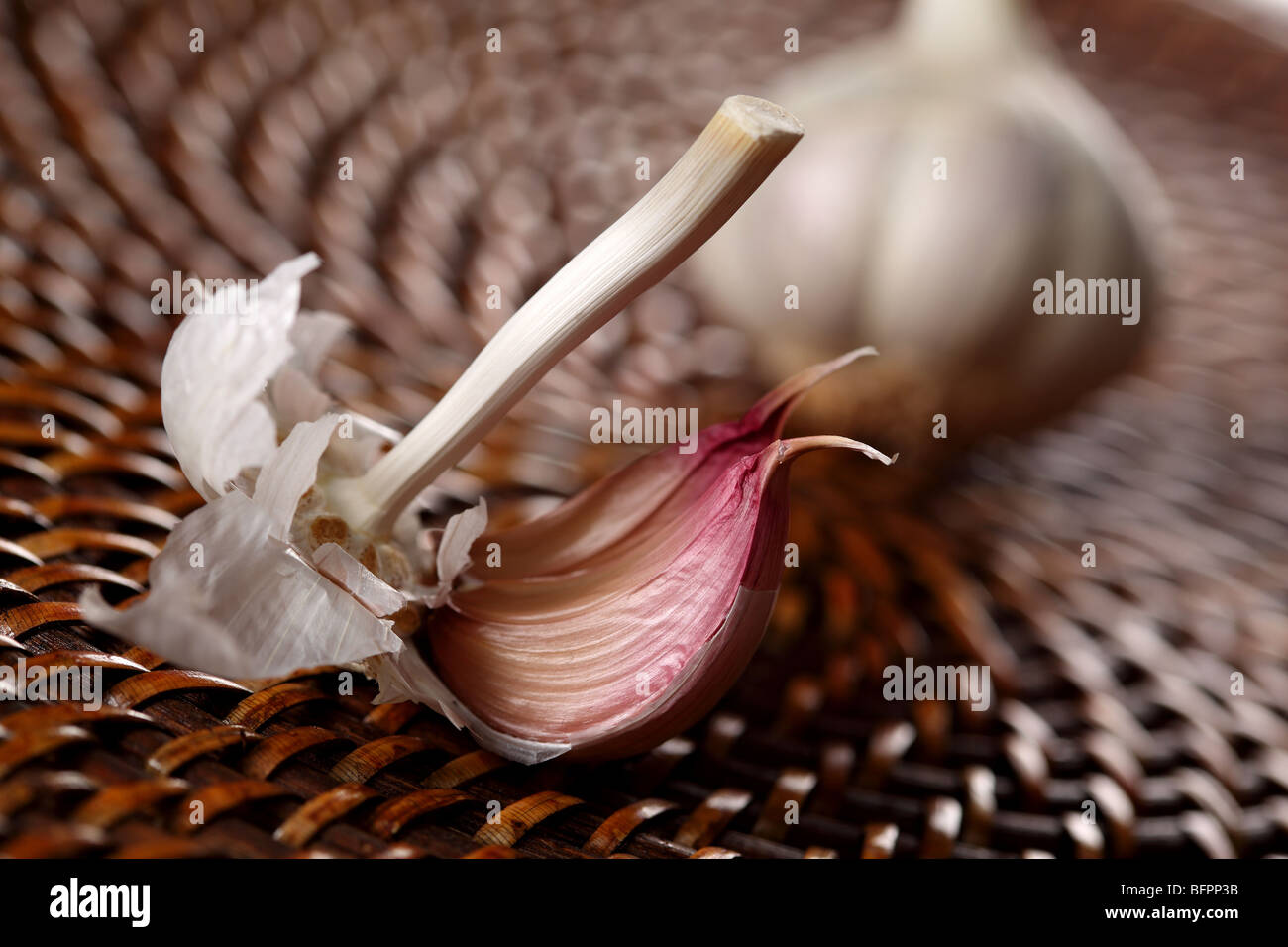 garlic cloves veggie spicy spices nourish nourished nourishing ...