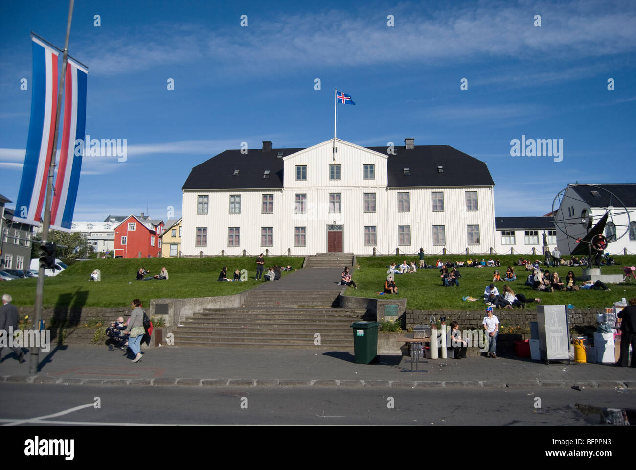Icelandic People Features
