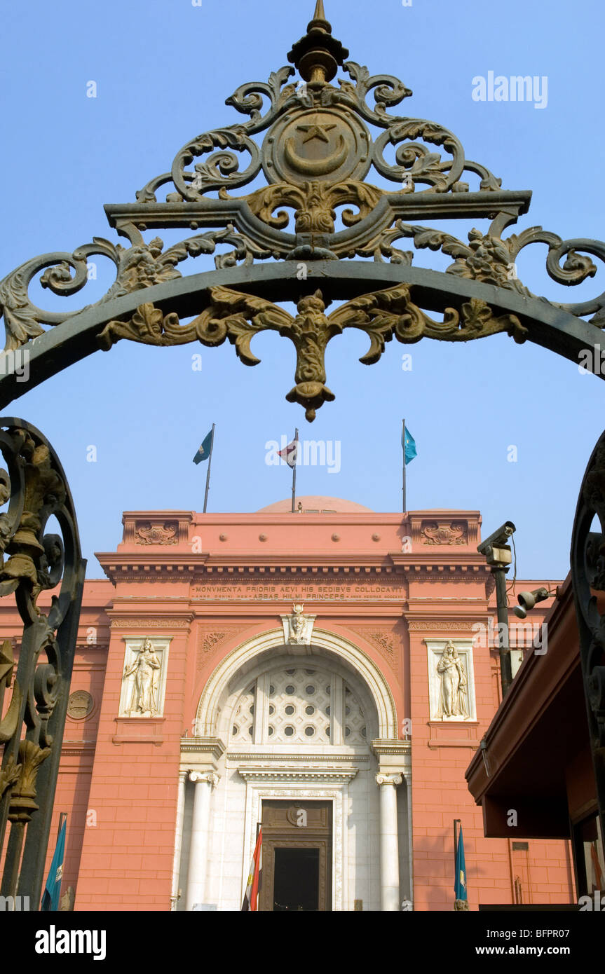 Entry gate to Egyptian Museum in Cairo Stock Photo - Alamy