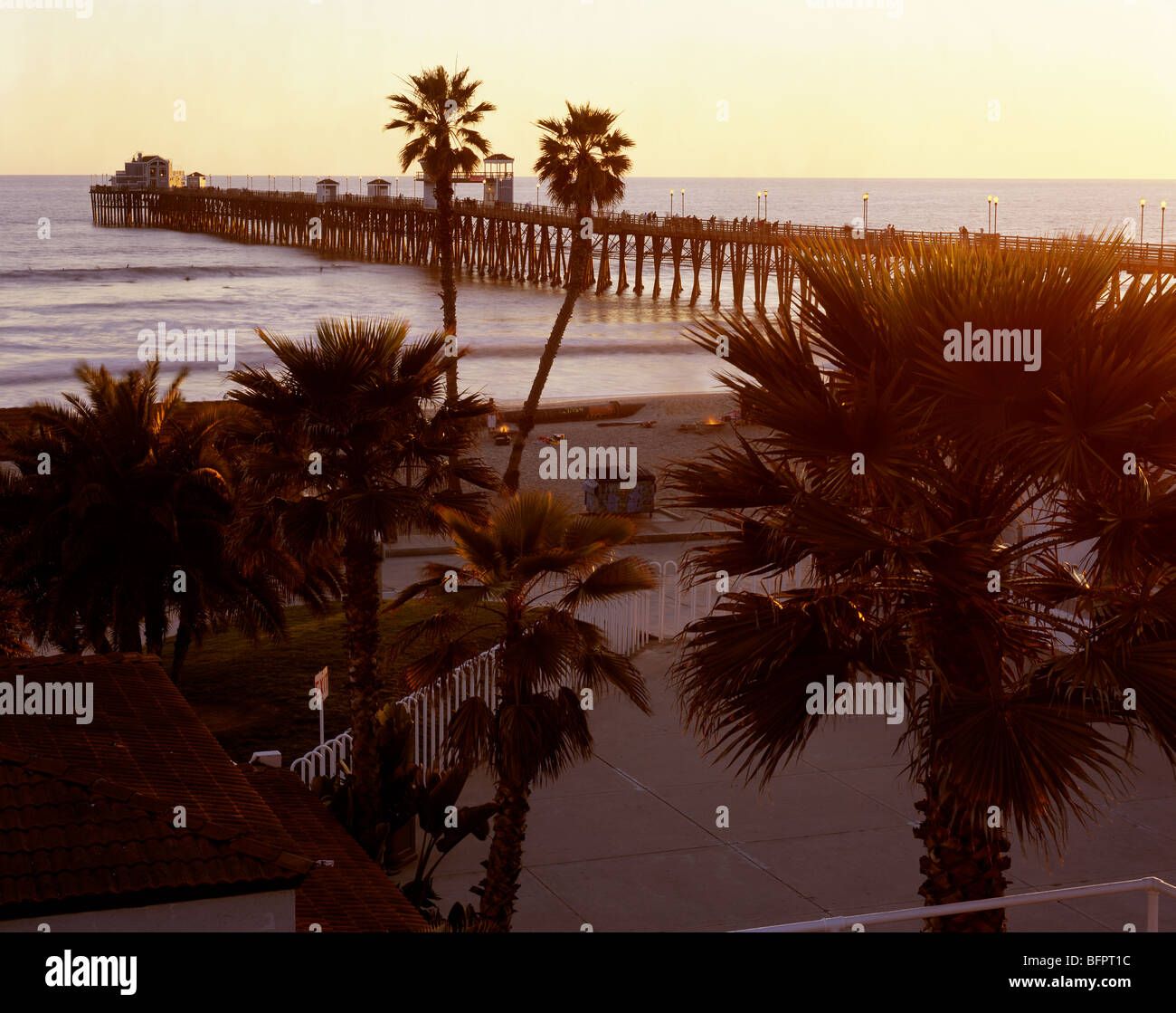 CALIFORNIA - Oceanside Pier in the coastal town of Oceanside Stock Photo - Alamy