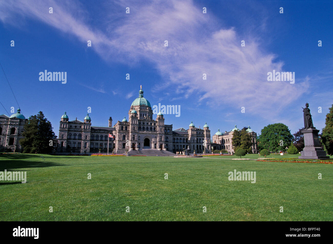 Canadian parliament grounds hi-res stock photography and images - Alamy