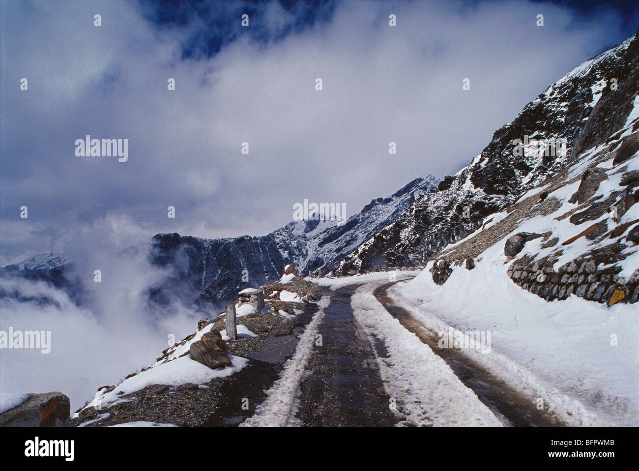 Sela pass india hi-res stock photography and images - Alamy