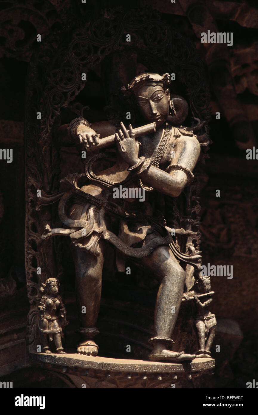 Statue flute player hi-res stock photography and images - Alamy