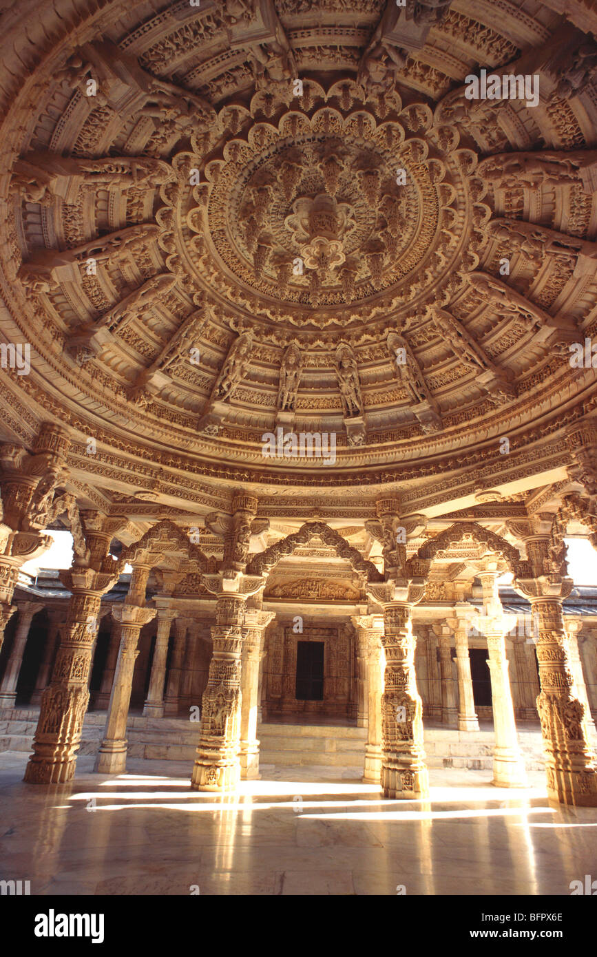 Dilwara temples hi-res stock photography and images - Alamy