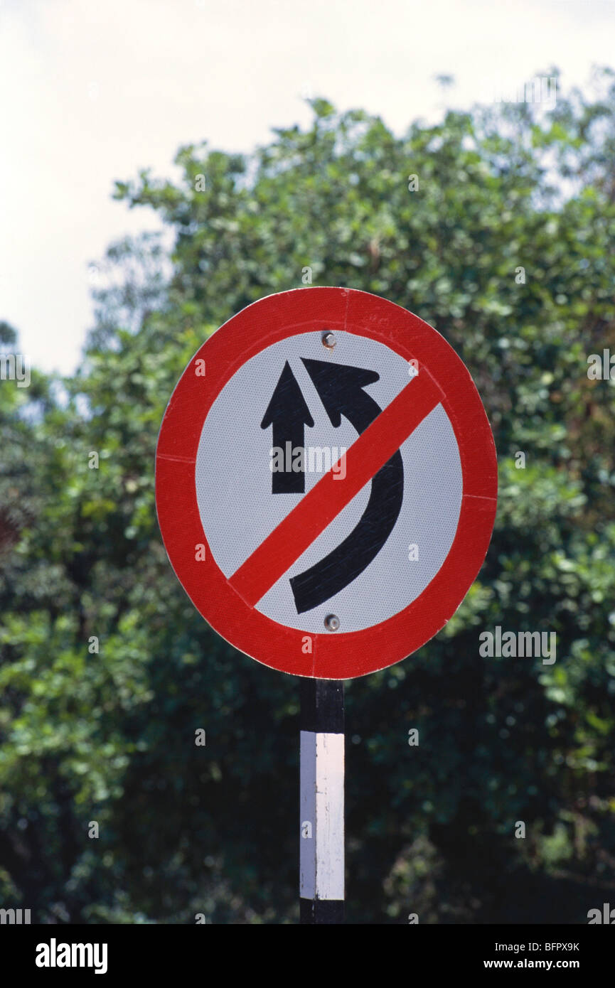 No overtaking signs hi-res stock photography and images - Alamy