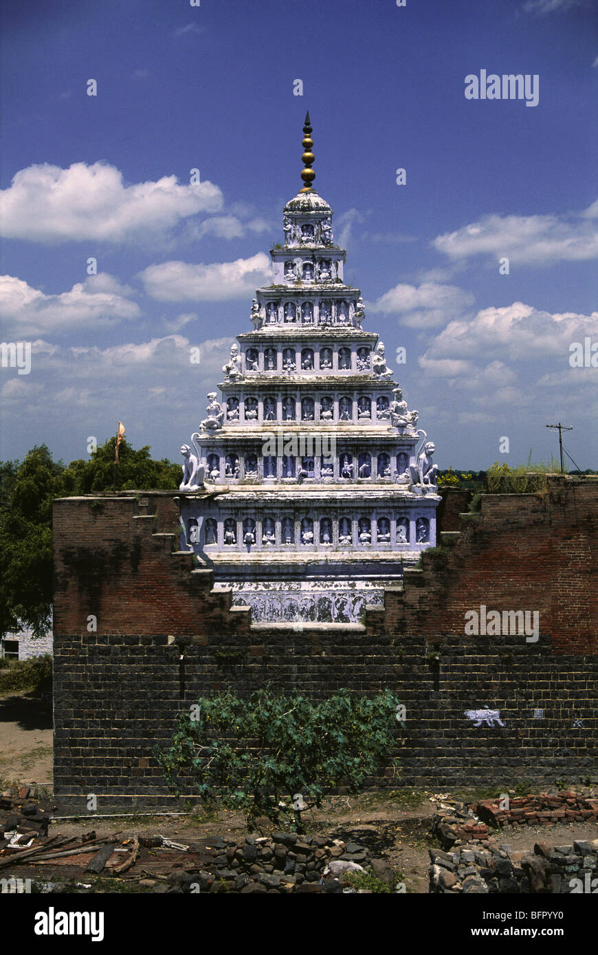 Radha krishna statue hi-res stock photography and images - Alamy