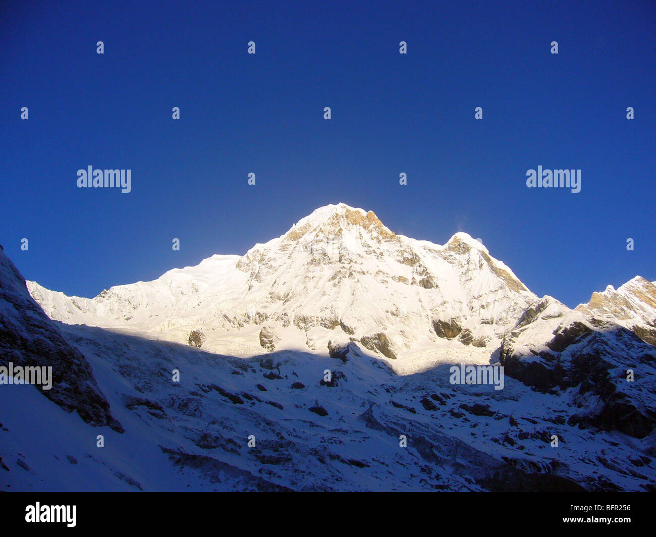 Machapuchhare annapurna hi-res stock photography and images - Alamy