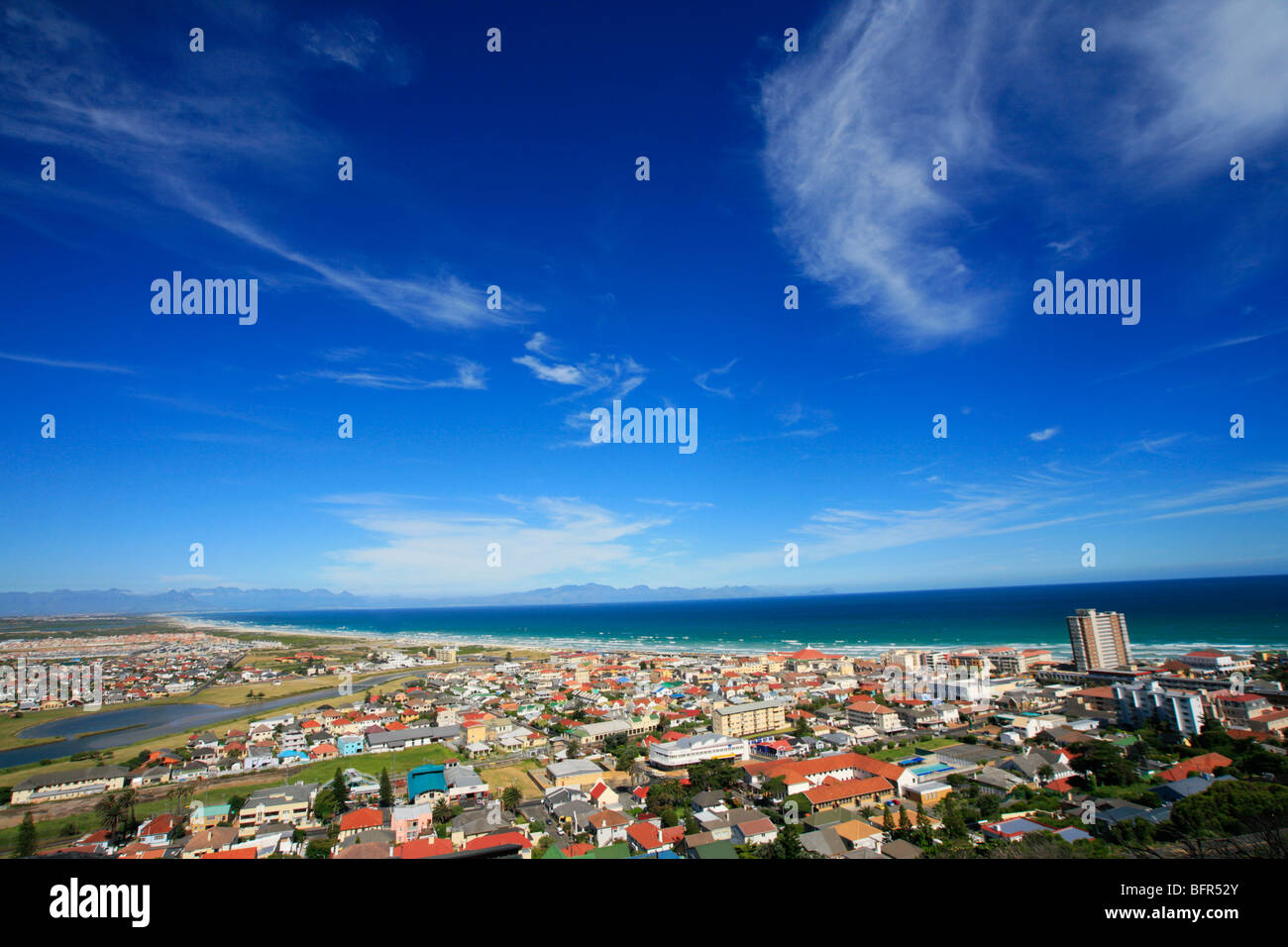 Wide view coastal town hi-res stock photography and images - Alamy