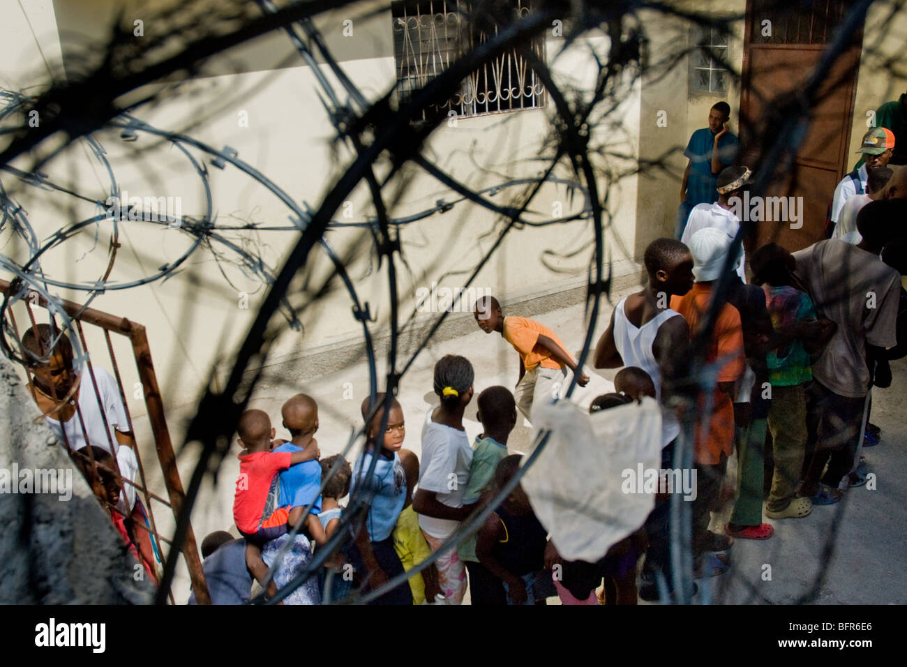 Food distribution problem hi-res stock photography and images - Alamy