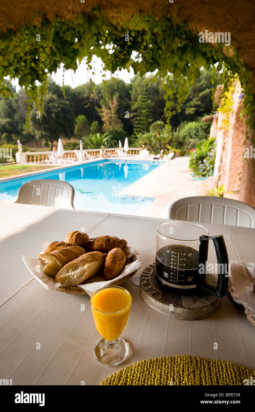 Table laid for breakfast hi-res stock photography and images - Alamy