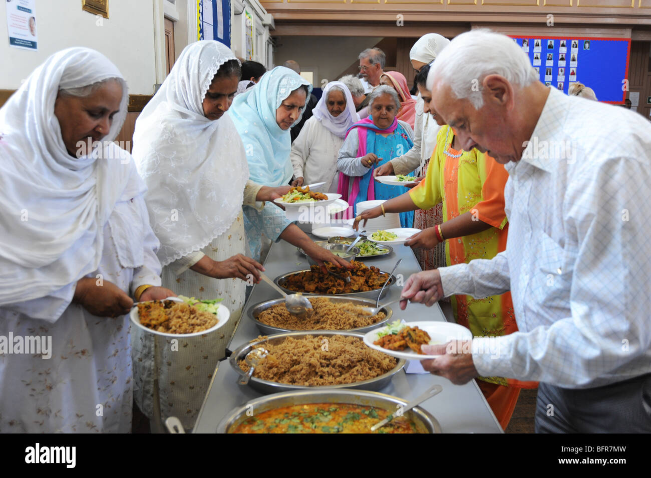 Community group hi-res stock photography and images - Alamy