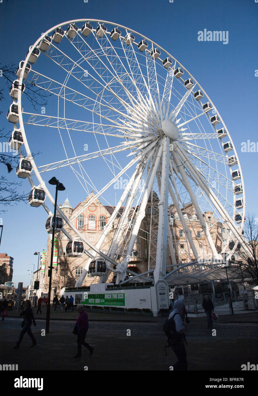 The big wheel, the Sheffield Eye, on Fargate, Sheffield, South ...